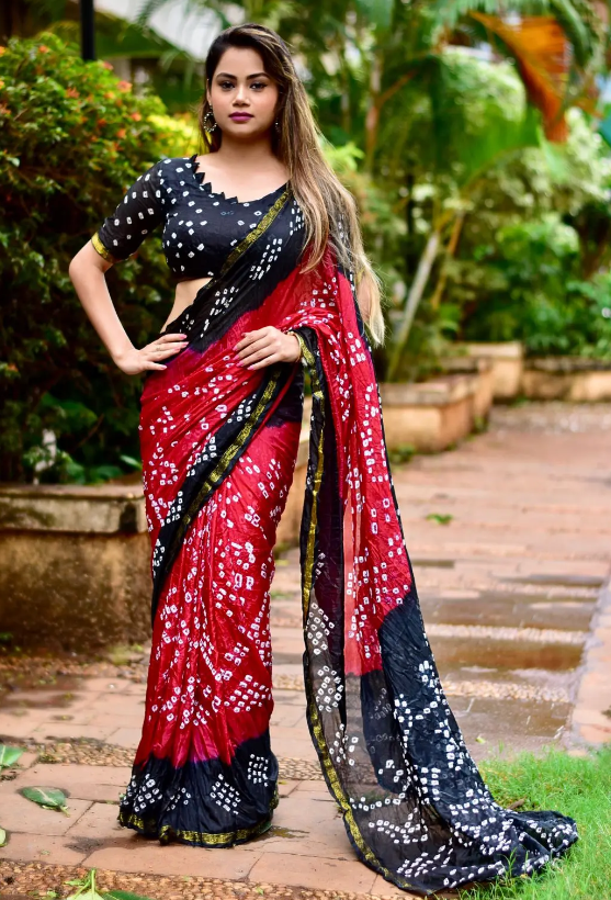 Gujarati Dress for Female | Top 10 Gujarati Traditional Costumes for Female