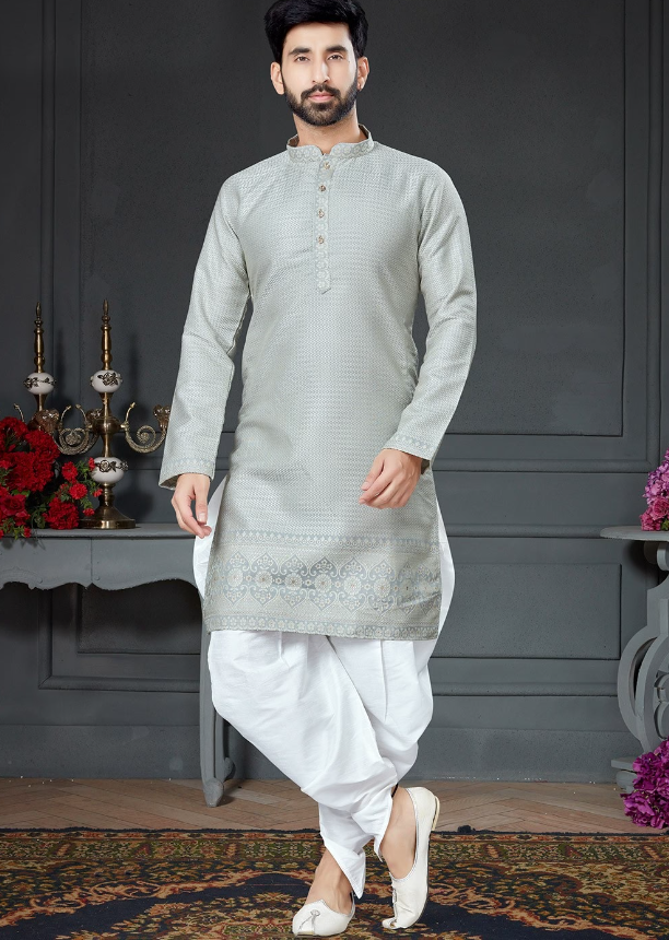 Traditional Dress of Uttar Pradesh | Top 10 Traditional Costumes for Male & Female