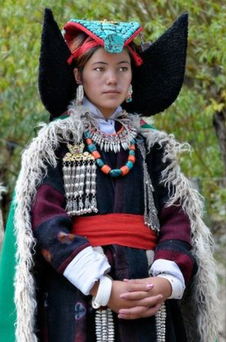 Ladakh Traditional Dress | Top 10 Traditional Clothes for Male & Female ...