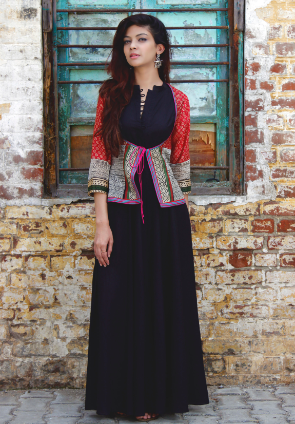 Gujarati Dress for Female | Top 10 Gujarati Traditional Costumes for Female