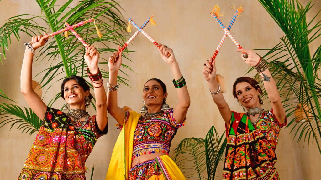 Gujarati Dress for Female | Top 10 Gujarati Traditional Costumes for Female