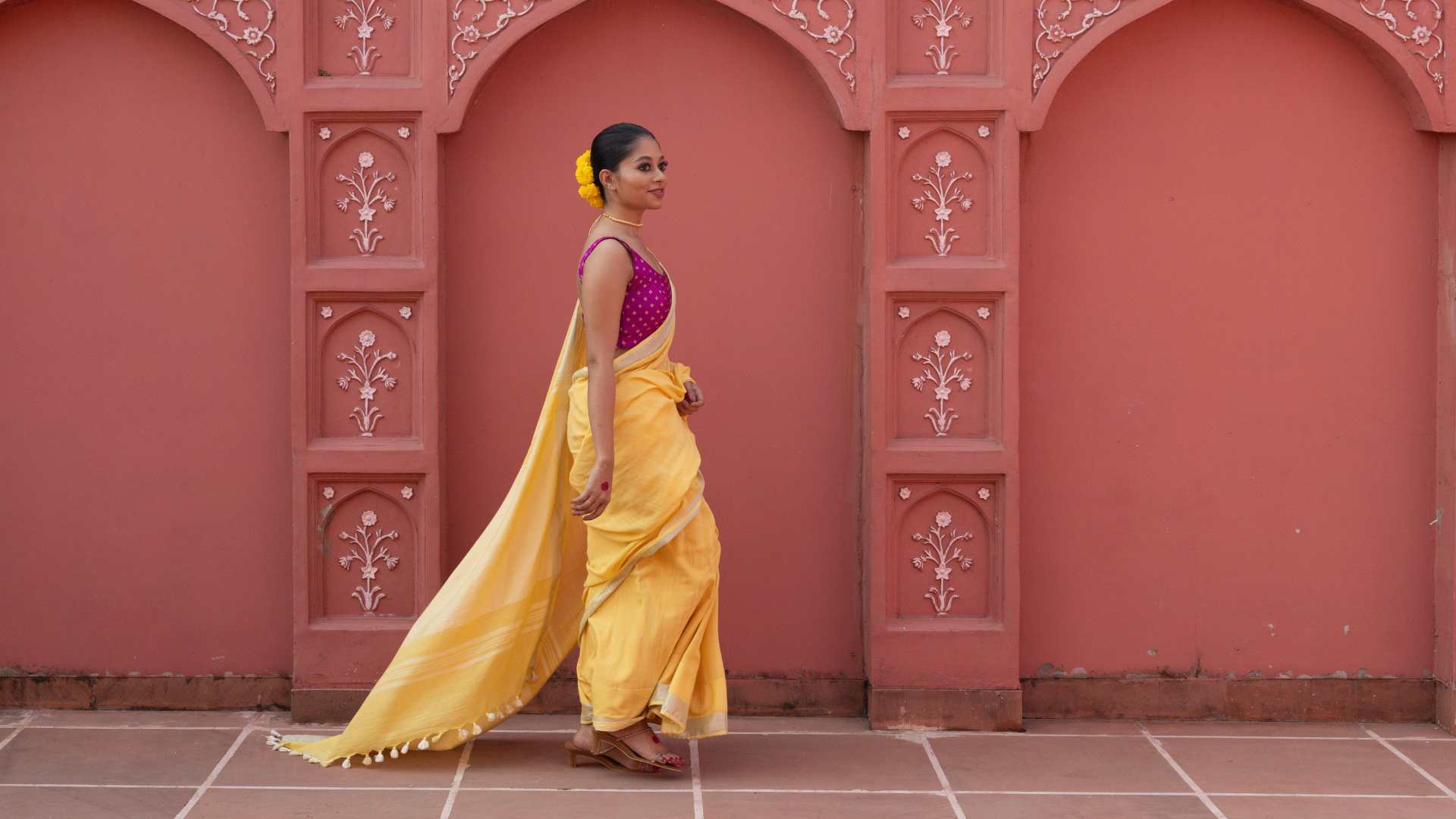 Traditional Dress of Uttar Pradesh | Top 10 Traditional Costumes for ...