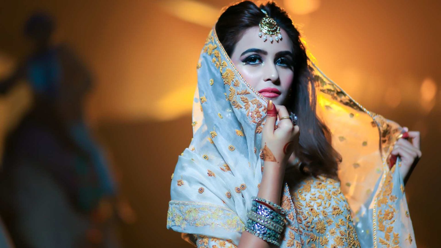 Traditional Dress of Uttar Pradesh | Top 10 Traditional Costumes for ...