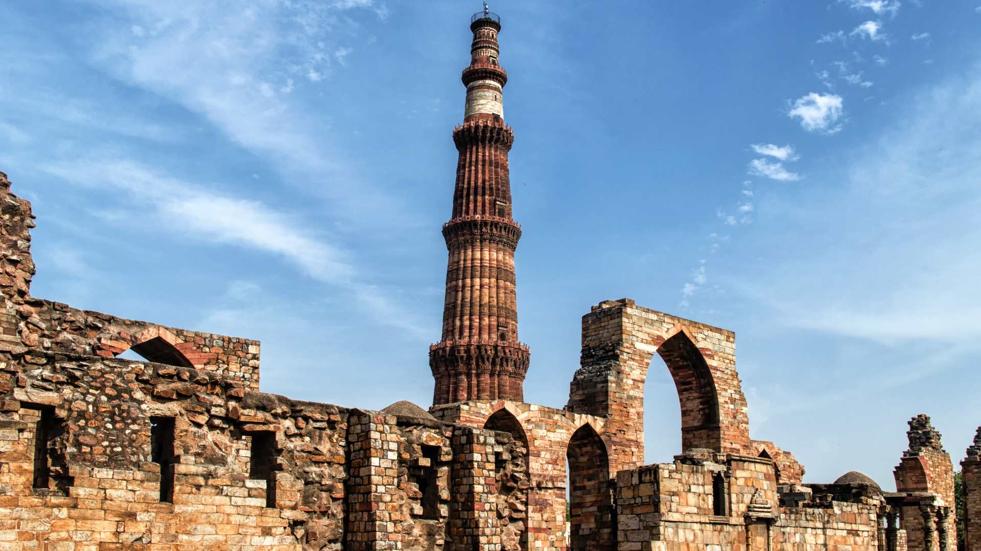 Qutub Minar Entry Timing, History, Entry Fee, and Visitor Guide
