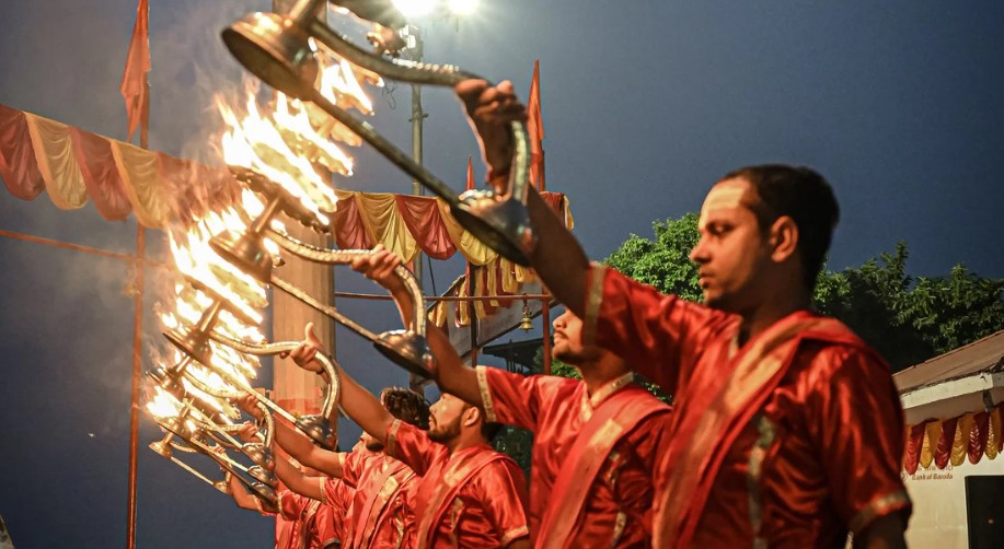 Rishikesh Ganga Aarti Timing: Plan Your Visit Right - Indian Travel Blog